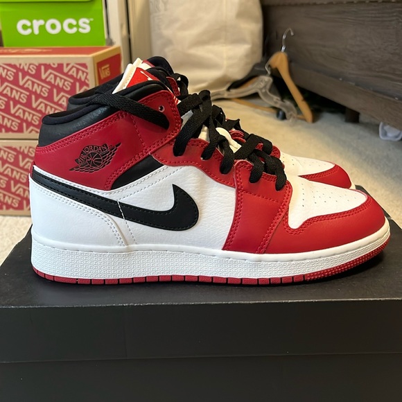 Jordan | Shoes | Air Jordans Mid 6 In A Half | Poshmark